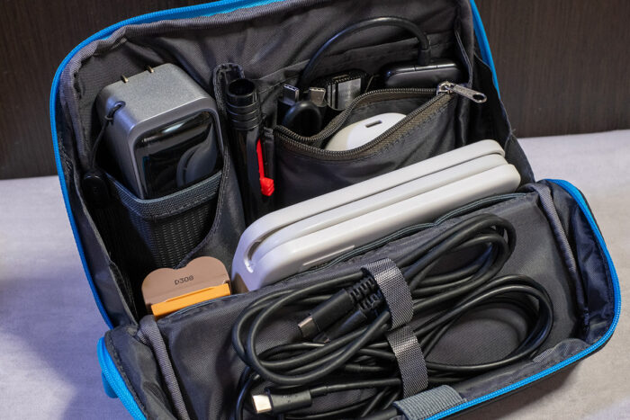 Anker Smart Pouch レビュー：コクヨと共同開発の小物ポーチ！ポケット多めで細かいガジェットも収納しやすい – OREFOLDER