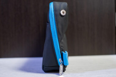 Anker Smart Pouch レビュー：コクヨと共同開発の小物ポーチ！ポケット多めで細かいガジェットも収納しやすい – OREFOLDER